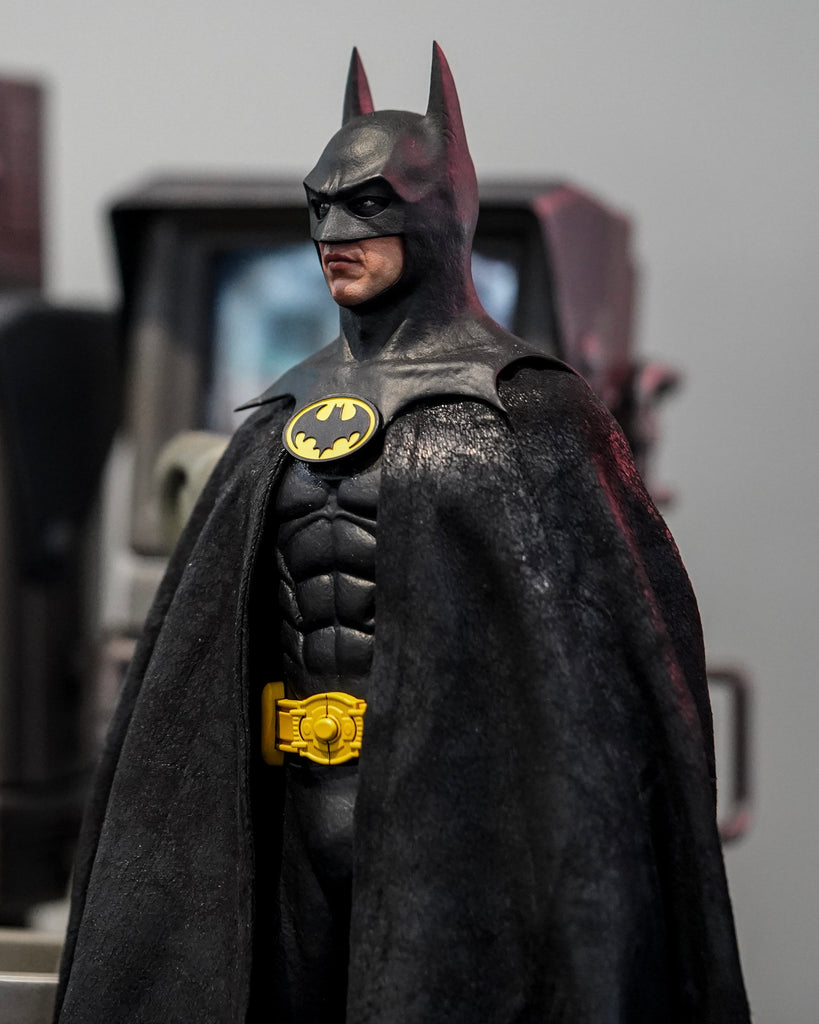 Preorder! Hot Toys MMS693 Batman 1989 1/6th Scale Batman Collectible F ...